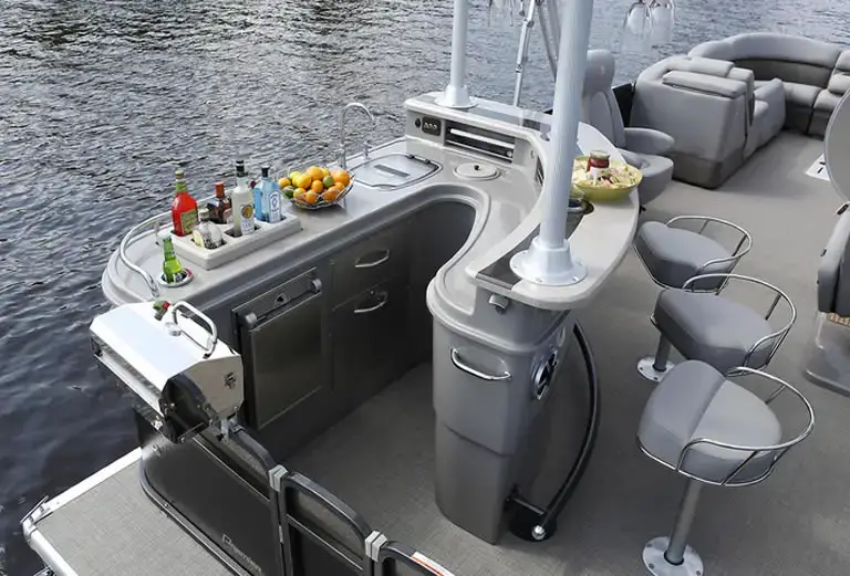 Pontoon Makeovers – SOS MARINE RESCUE